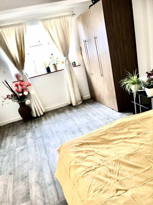 '2 Rooms available (Including bills )' Room to Rent from SpareRoom