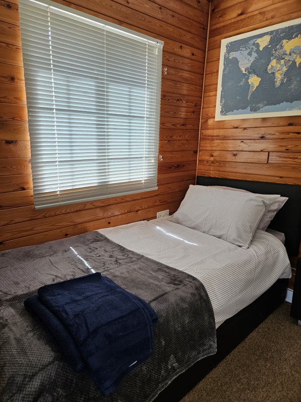 'Self Contained Lodge Accommodation - Own Entrance' Room to Rent from ...
