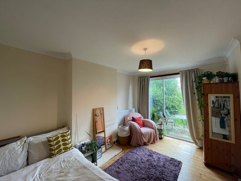 'Two rooms in Balham home!' Room to Rent from SpareRoom