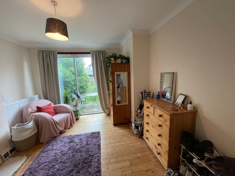 'Two rooms in Balham home!' Room to Rent from SpareRoom