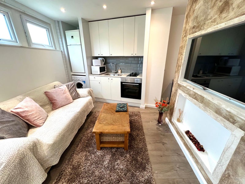 'Studio Flat for Students ' Room to Rent from SpareRoom