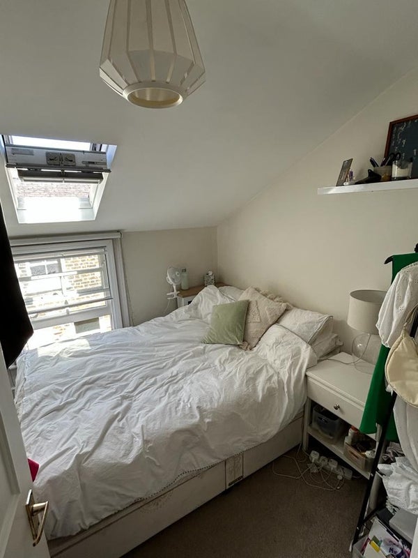 'Small double room in bright flat - Brixton' Room to Rent from SpareRoom