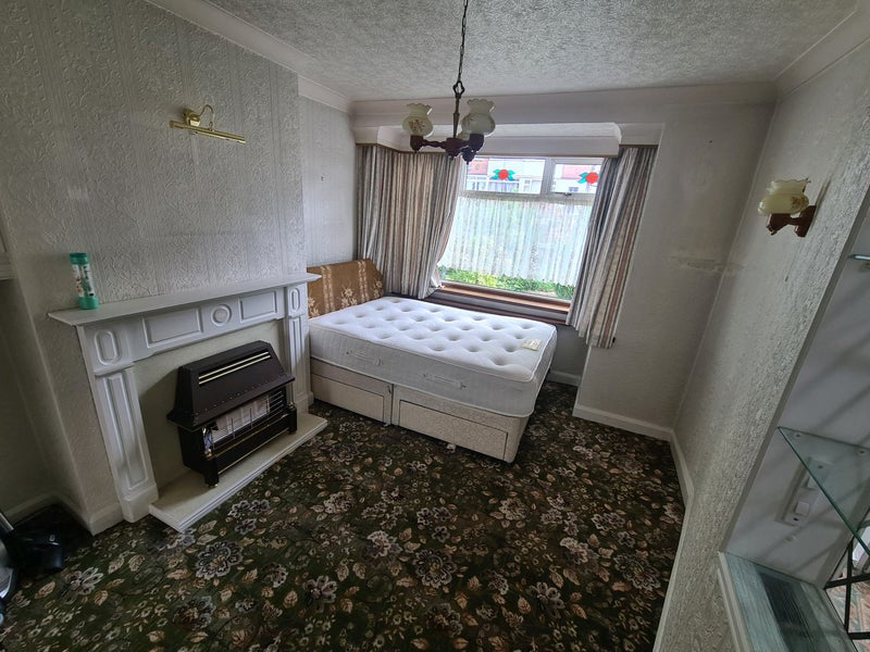 'Lodger house share. Single/double rooms available ' Room to Rent from ...