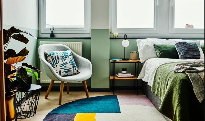 'Studio Short Let - £300pw (Including Bills)' Room to Rent from SpareRoom