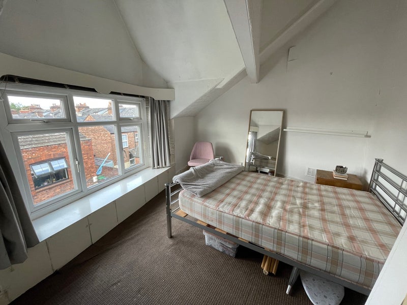'Big Double on Beech Road, Chorlton' Room to Rent from SpareRoom