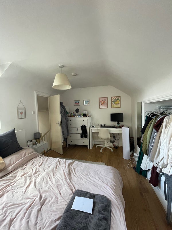 'Two double rooms in Clapham Junction' Room to Rent from SpareRoom