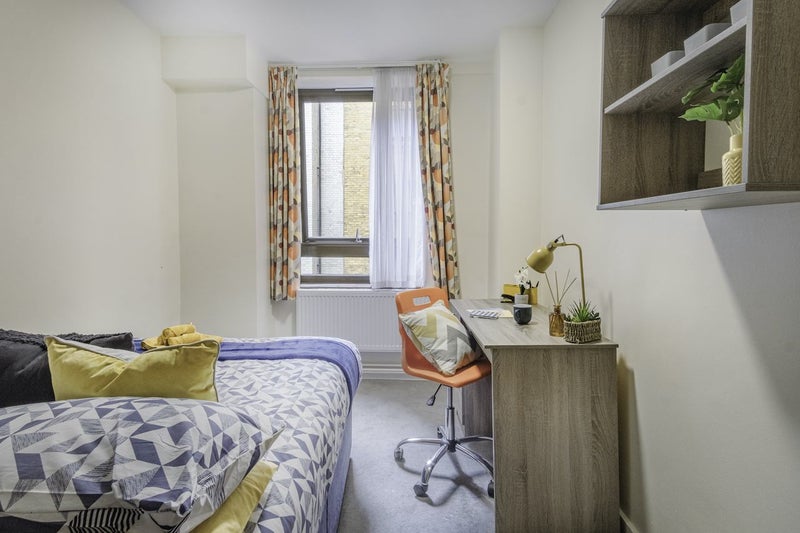 'Student Room Near Ucl, Lse, Soas, Ulbs and +' Room to Rent from SpareRoom