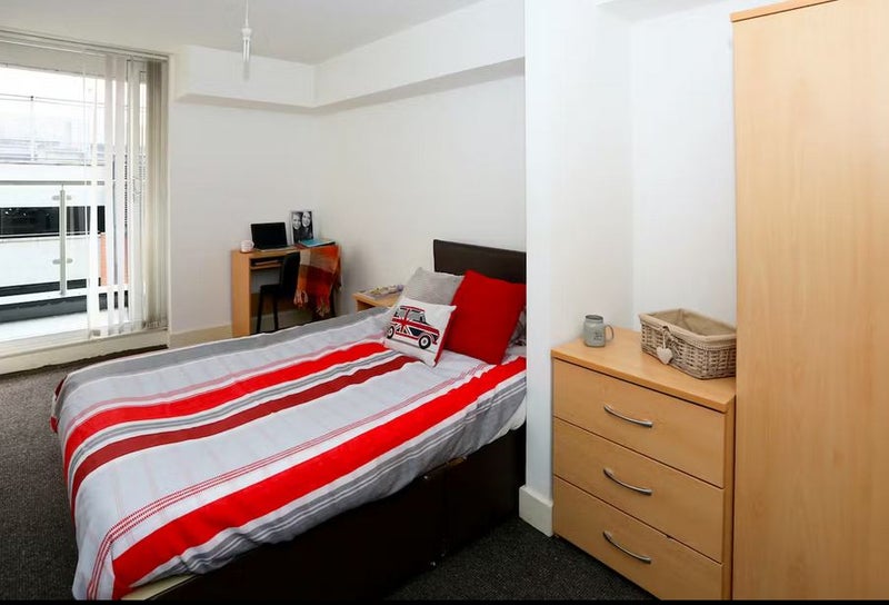 'Room for rent close to Uni of Manchester' Room to Rent from SpareRoom