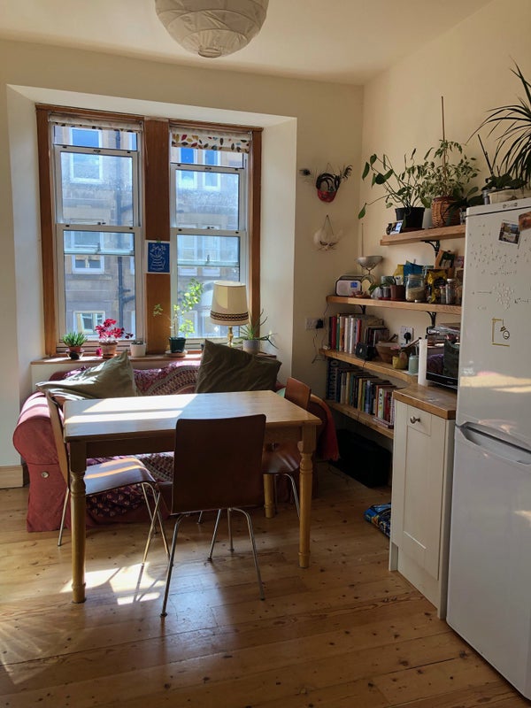 'Large sunny room in cosy flat ' Room to Rent from SpareRoom