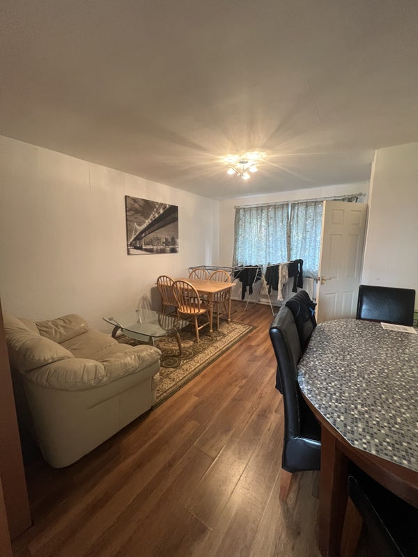 'Flatmate Wanted - Spacious Apartment ' Room to Rent from SpareRoom