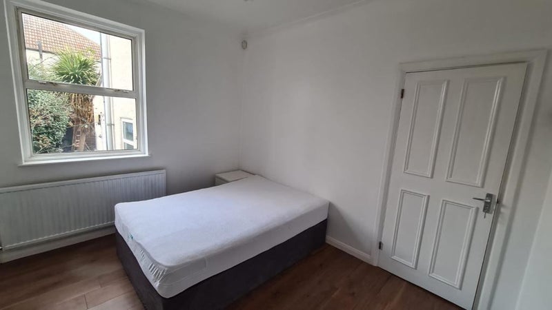 'Single room to rent, all bills included' Room to Rent from SpareRoom