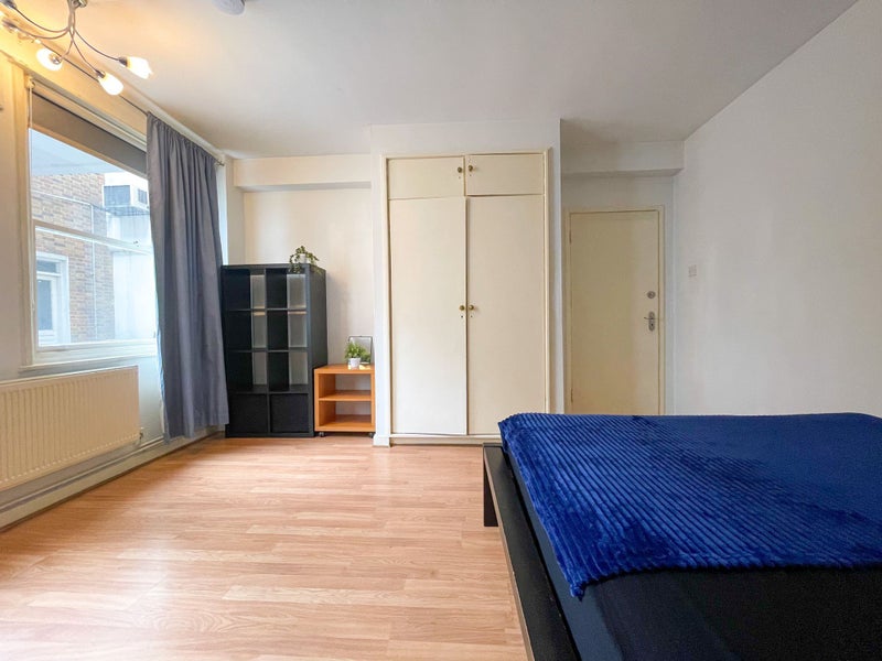 'Room Ready Now On Harley Street !' Room to Rent from SpareRoom
