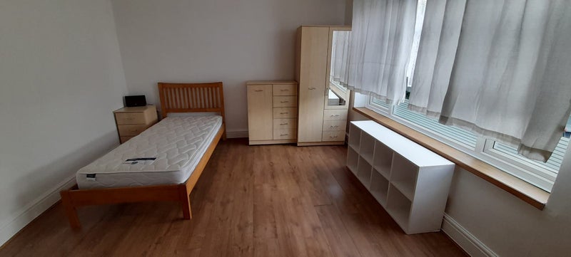 'Large room for rent ' Room to Rent from SpareRoom