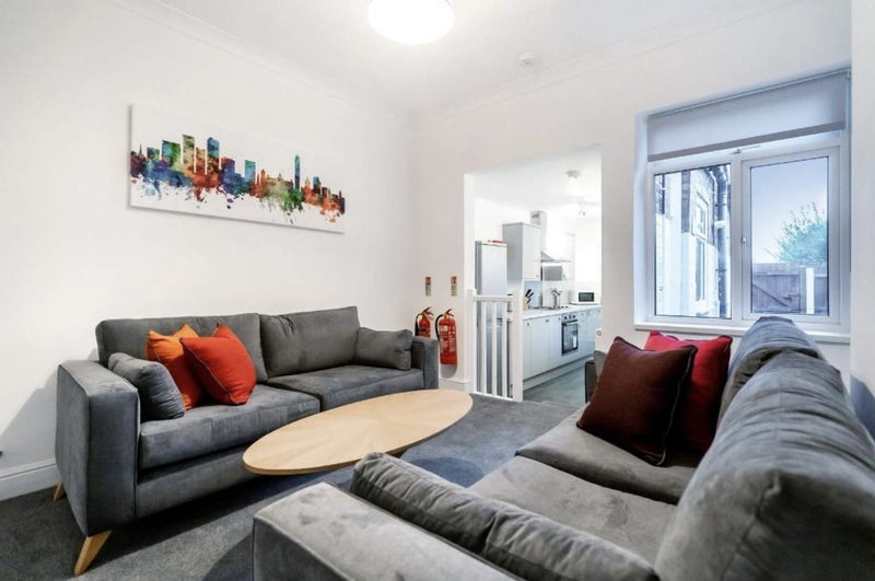 '5 bed renovated terrace house for rent ' Room to Rent from SpareRoom