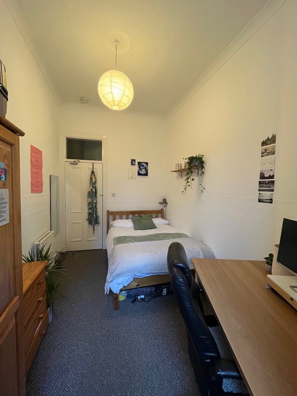 'Room in Homely Marchmont Flat 🪴 ' Room to Rent from SpareRoom