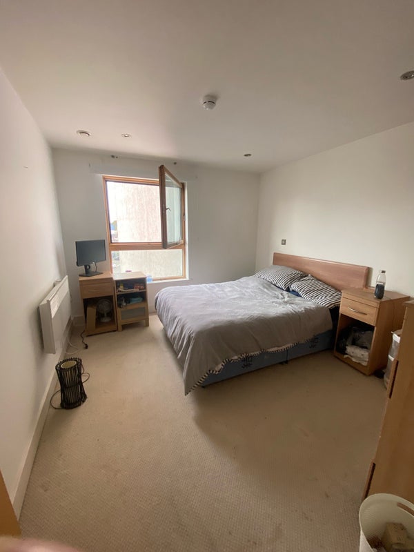 'Double room in Leeds Dock. ' Room to Rent from SpareRoom