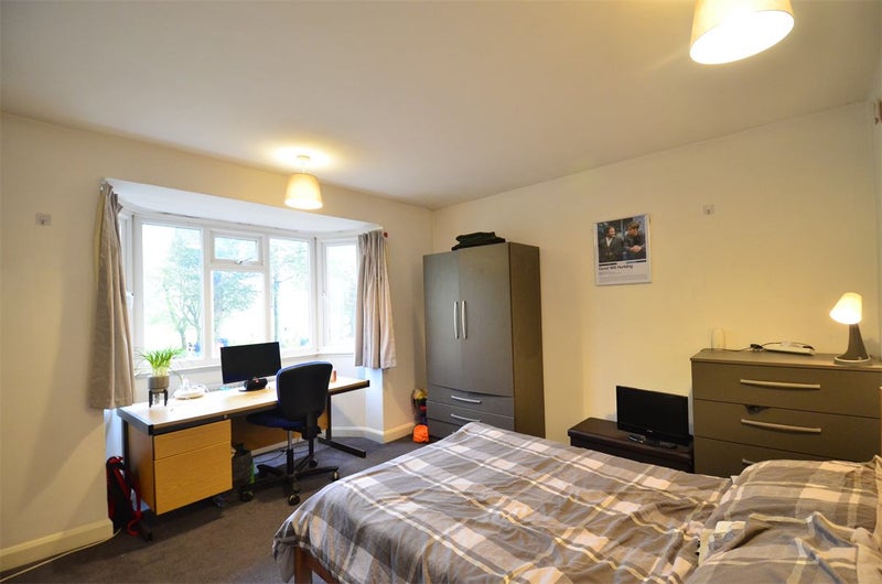 'One Room Left - Elmdon Road' Room to Rent from SpareRoom