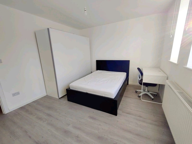 'Refurbished flat double rooms Green Lanes' Room to Rent from SpareRoom