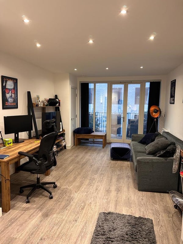 'Beautiful riverside 1 bed flat' Room to Rent from SpareRoom