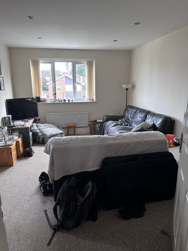 'Double room in two storey apartments' Room to Rent from SpareRoom