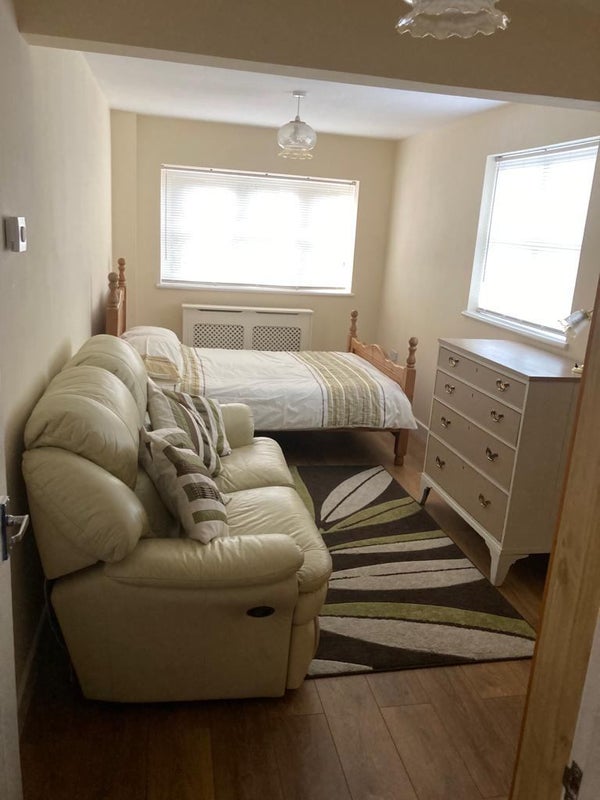 'Large newly decorated self contained studio . ' Room to Rent from ...