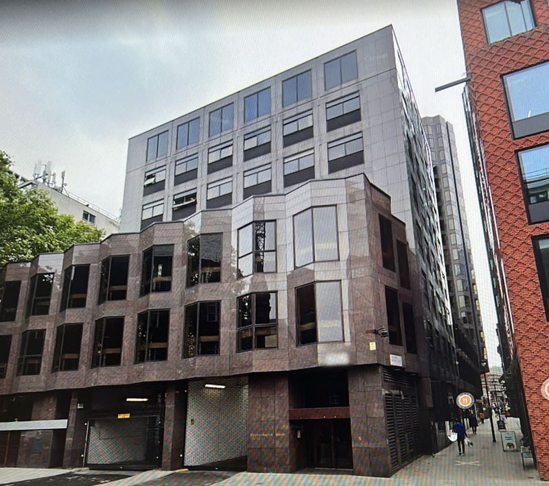 'Lovely large 1 bed flat in St James Park SW1H' Room to Rent from SpareRoom