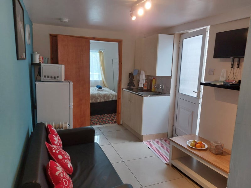 'Self-Contained Living Space With Own Front Door' Room to Rent from ...