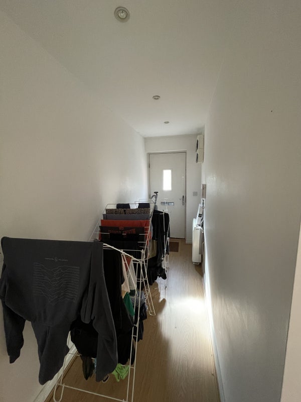 'Spacious Furnished Double Room in Hackney Flat' Room to Rent from ...