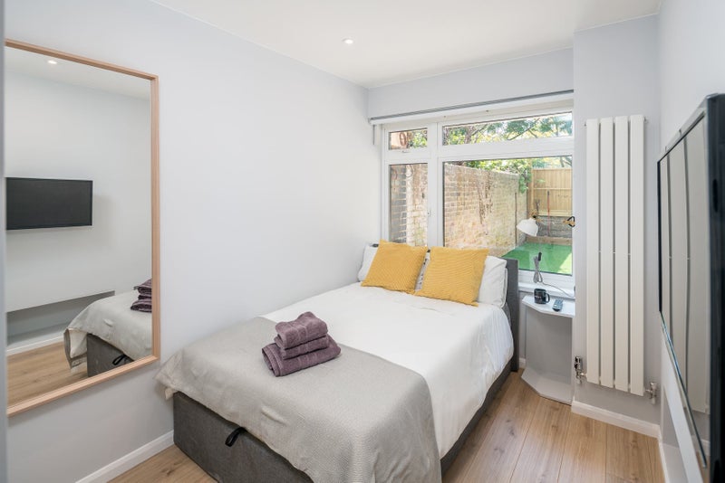 'Amazing Dbl Room in Garden Flat nr Clapham Junctio' Room to Rent from ...