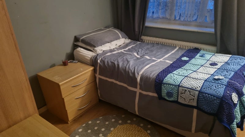 ' Single room to let (Females only) ' Room to Rent from SpareRoom