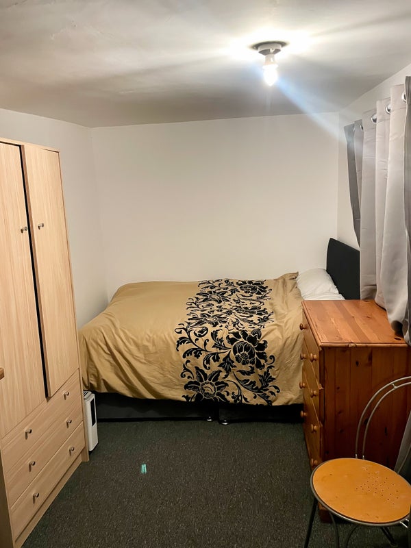 'Adjoining studio unit inclusive of all bills ' Room to Rent from SpareRoom