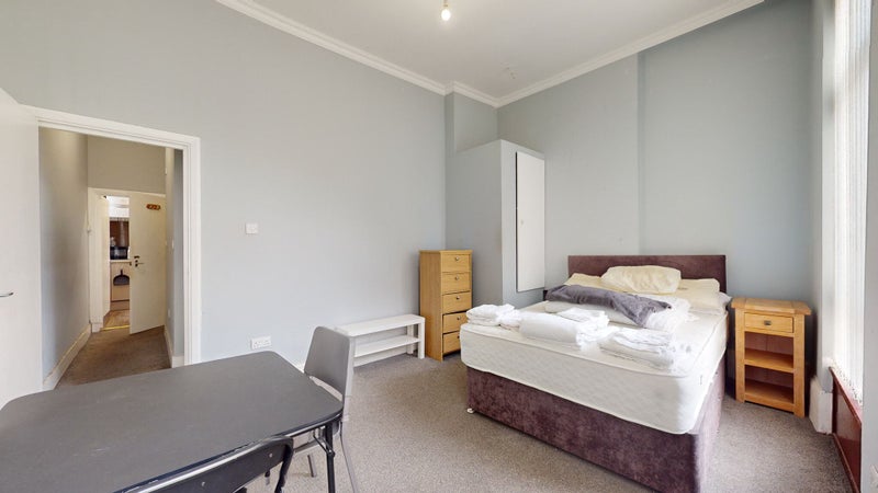 'Large W2 1st Floor Studio Flat Available Now' Room to Rent from SpareRoom