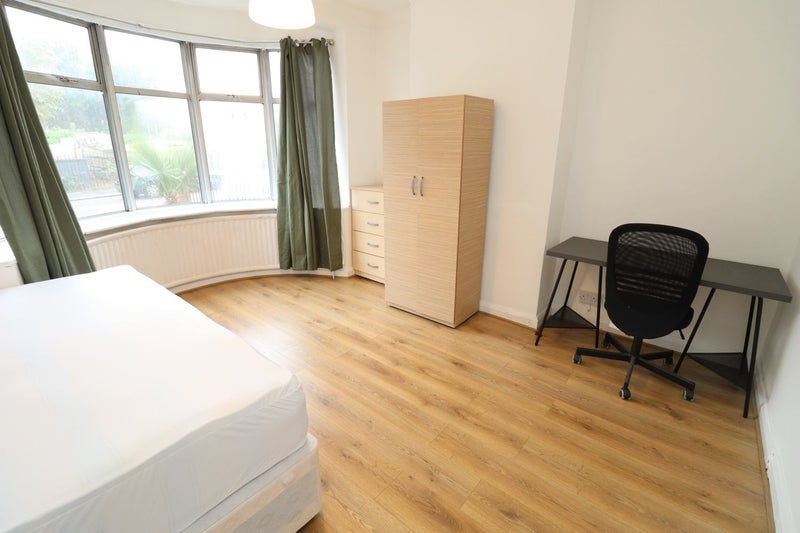 'Spacious And Bright Room In SW16 ' Room to Rent from SpareRoom