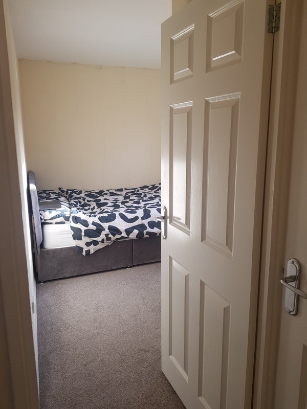 'Double room with an extra room' Room to Rent from SpareRoom
