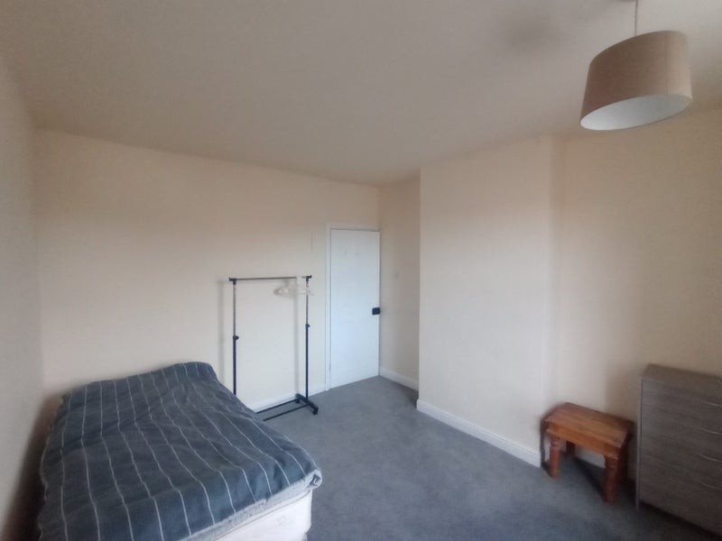 'Double Room for Rent' Room to Rent from SpareRoom