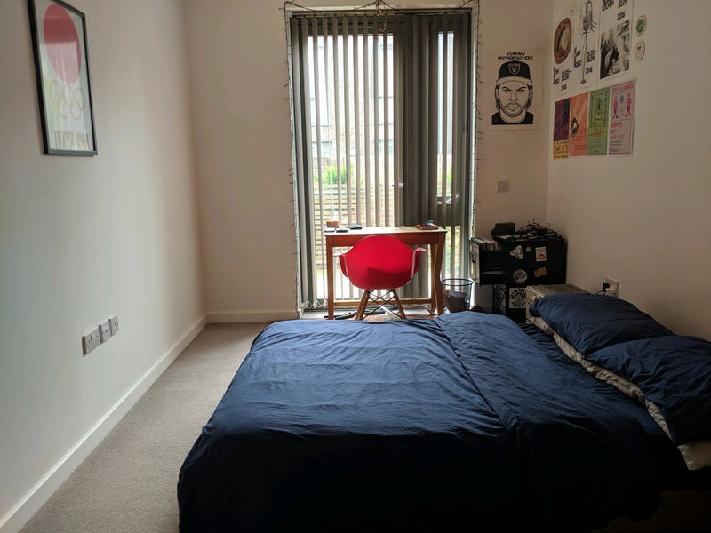 'Spacious double room with ensuite in E1' Room to Rent from SpareRoom