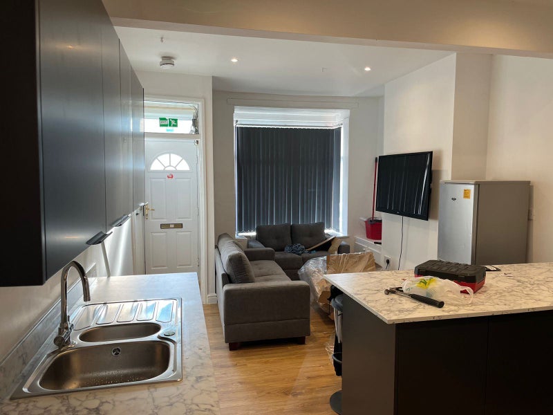 'Newly refurbished Selly Home ' Room to Rent from SpareRoom