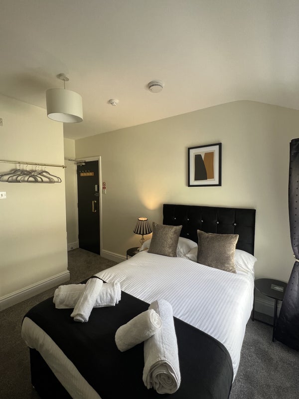 'Room only Accomadation ' Room to Rent from SpareRoom