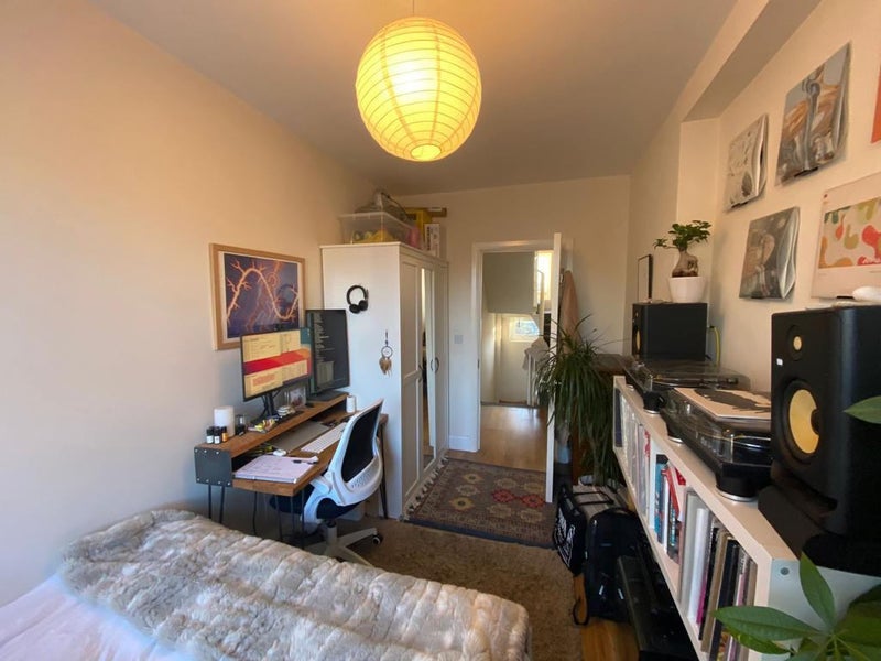 'Double room available in lovely 2 story apartment' Room to Rent from ...