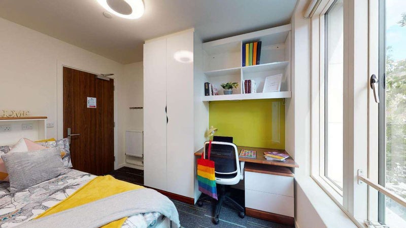 'Room at Garden Halls at Kings Cross, 1200£ pm' Room to Rent from SpareRoom