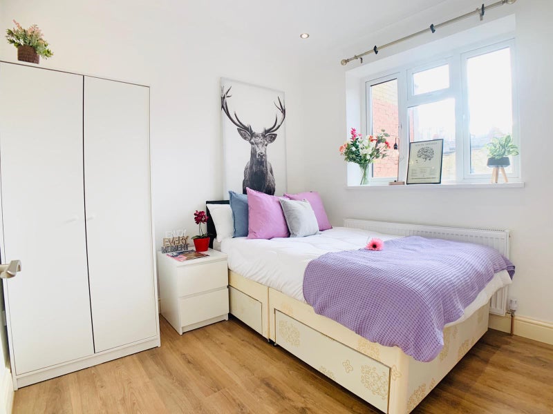 'Pleasant Double Room in Friendly Homeshare' Room to Rent from SpareRoom