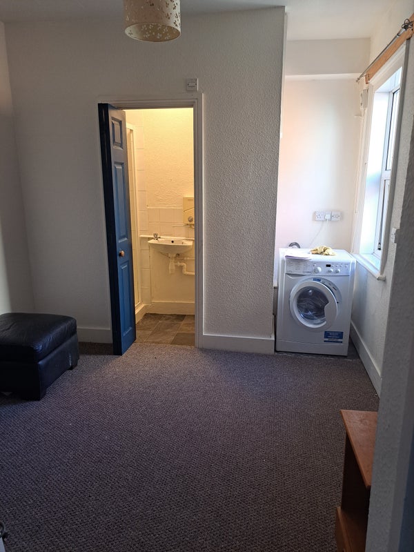 'Single Self Contained Flat' Room to Rent from SpareRoom