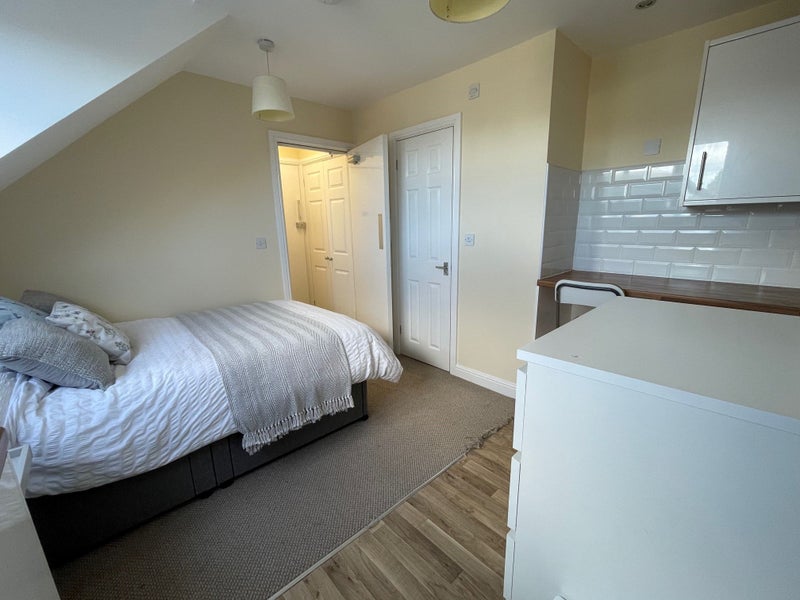 'Self-contained room with private en-suite ' Room to Rent from SpareRoom