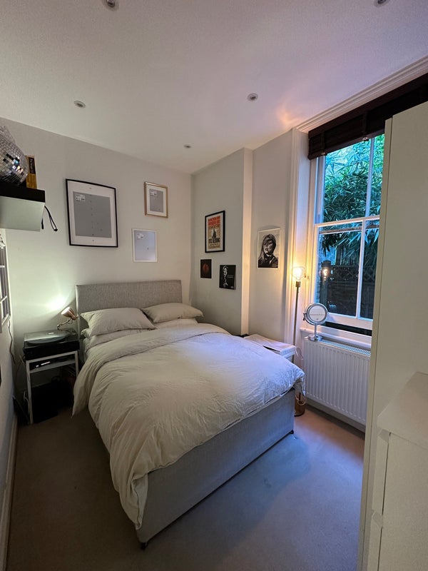 'Cosy Double Room in the heart of Queens Park ' Room to Rent from SpareRoom