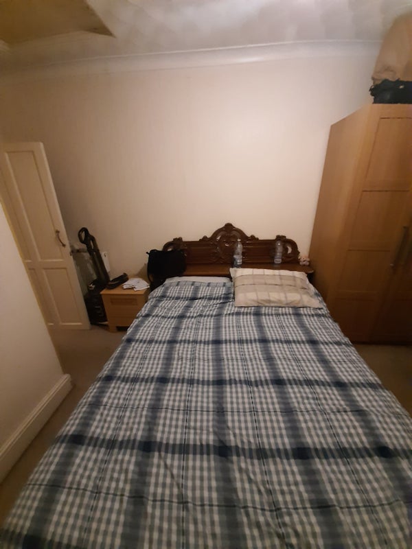 'Elderly Italian Welsh lady of 76 years old ' Room to Rent from SpareRoom