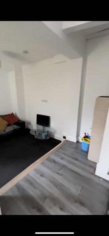 'Single Room With Double Bef For Students House Sha' Room to Rent from ...