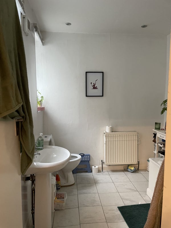 'Room for rent- Available now ' Room to Rent from SpareRoom