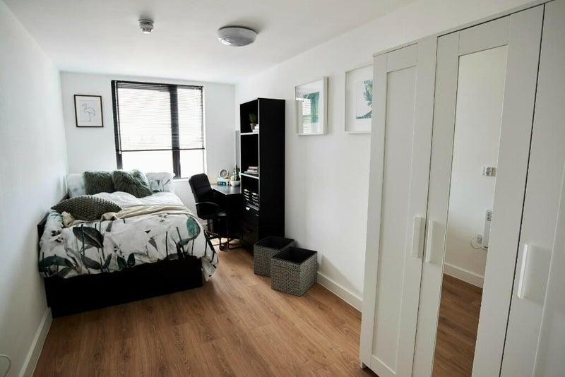 'Looking for replacement tenant ' Room to Rent from SpareRoom