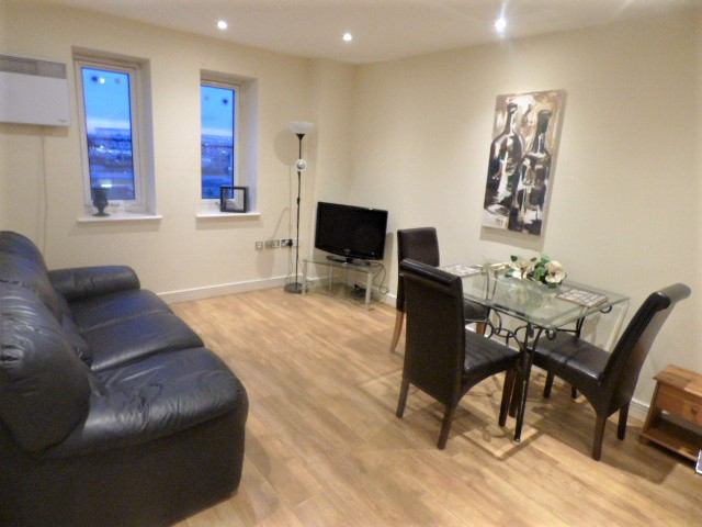 'Luxury one bed apartment, Gym/Sauna, Stratford E15' Room to Rent from ...