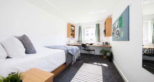 'Classic ensuite ' Room to Rent from SpareRoom